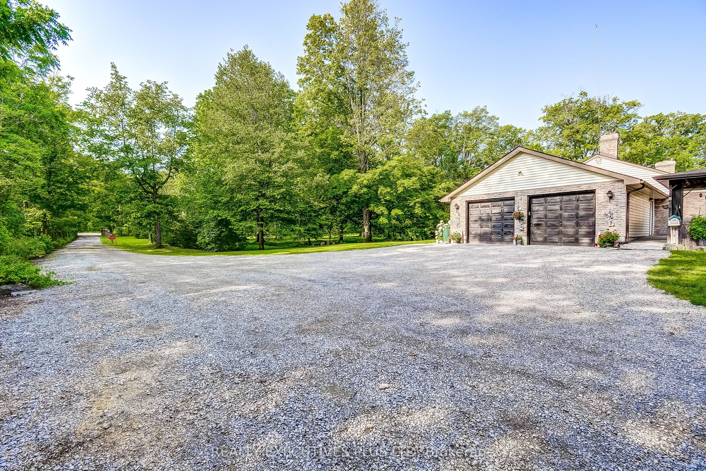 1693 5th Concession Rd W, Hamilton, Ontario N0B1L0 Sold History ...