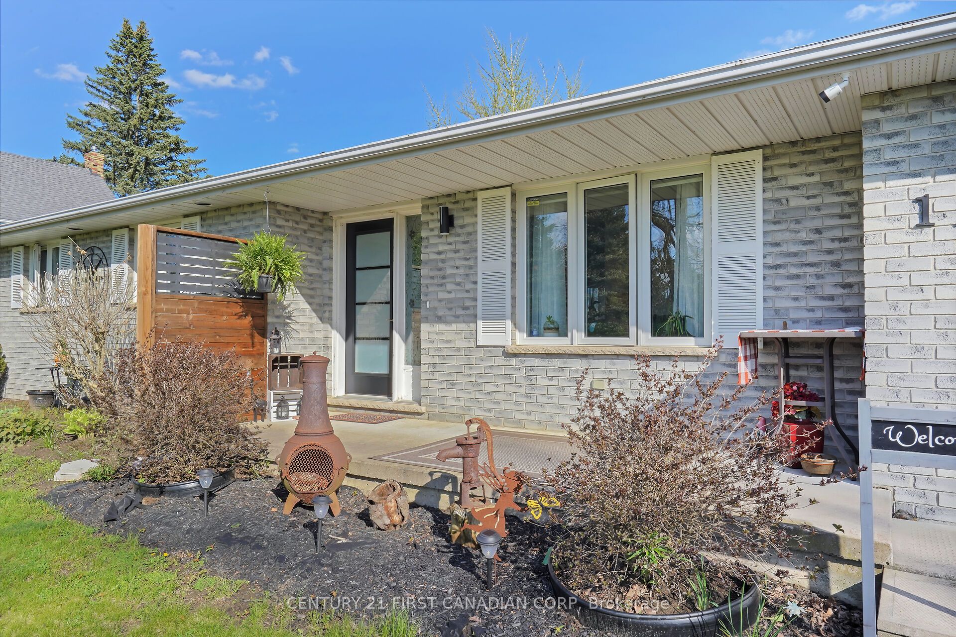 110 Queen St, West Elgin, Ontario N0L2C0 Sold History | HouseSigma