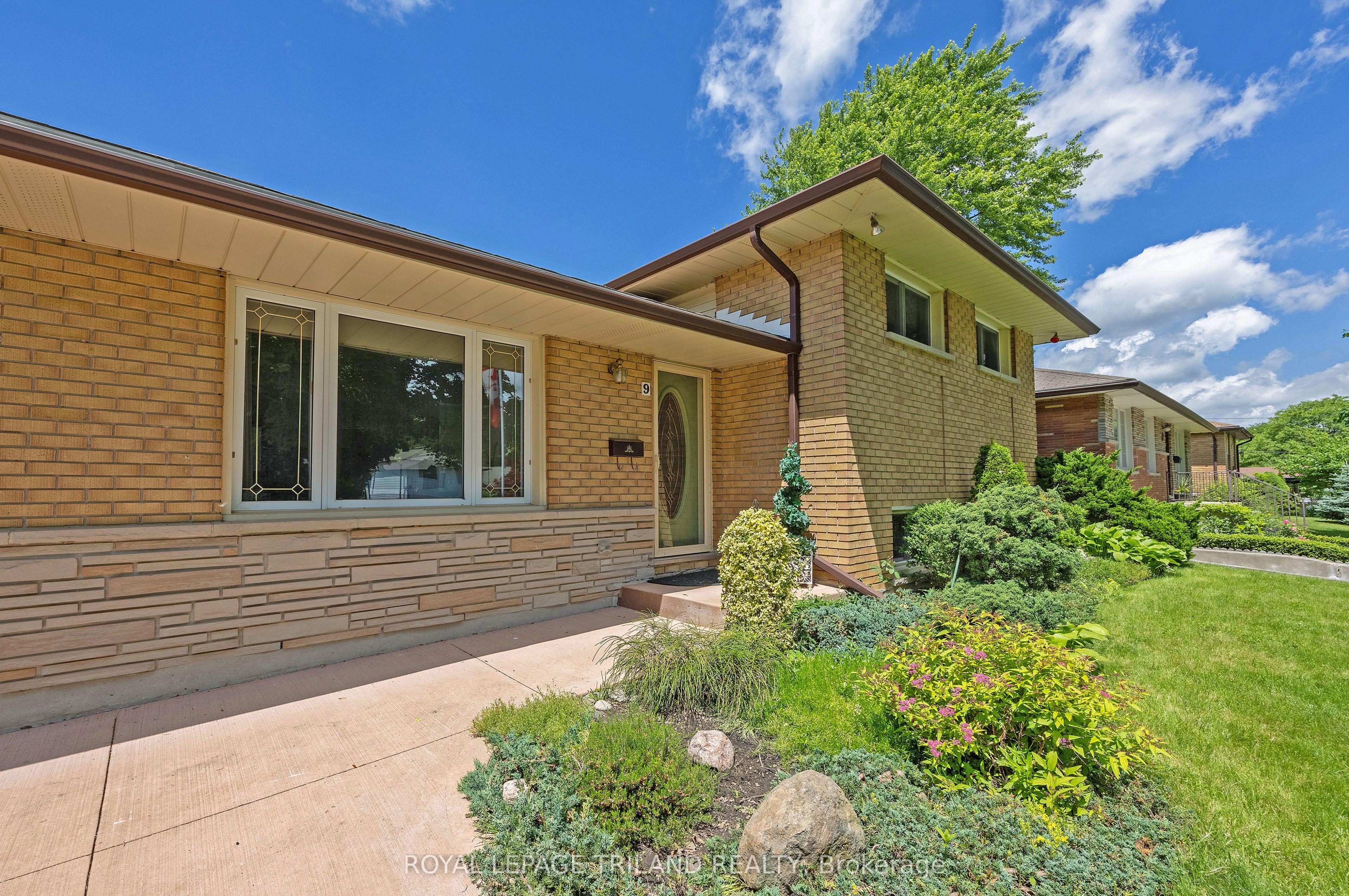 9 Stormont Dr, London, Ontario N5Z3Z4 Sold History | HouseSigma