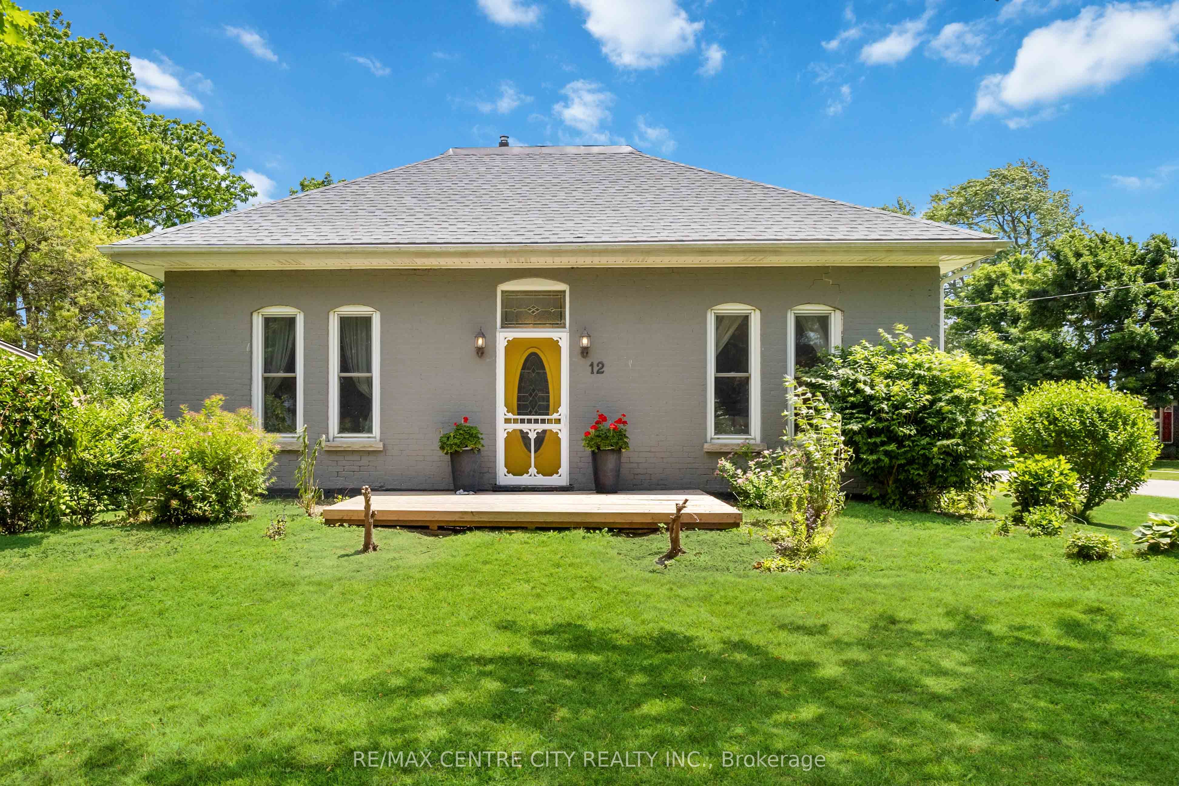 12 East Ave, St. Thomas, Ontario N5R3S8 Sold History | HouseSigma